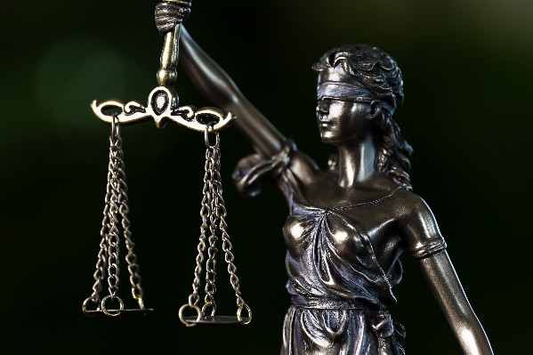 Isabelle Perraud rejette sa condamnation pour diffamation de Sébastien ...